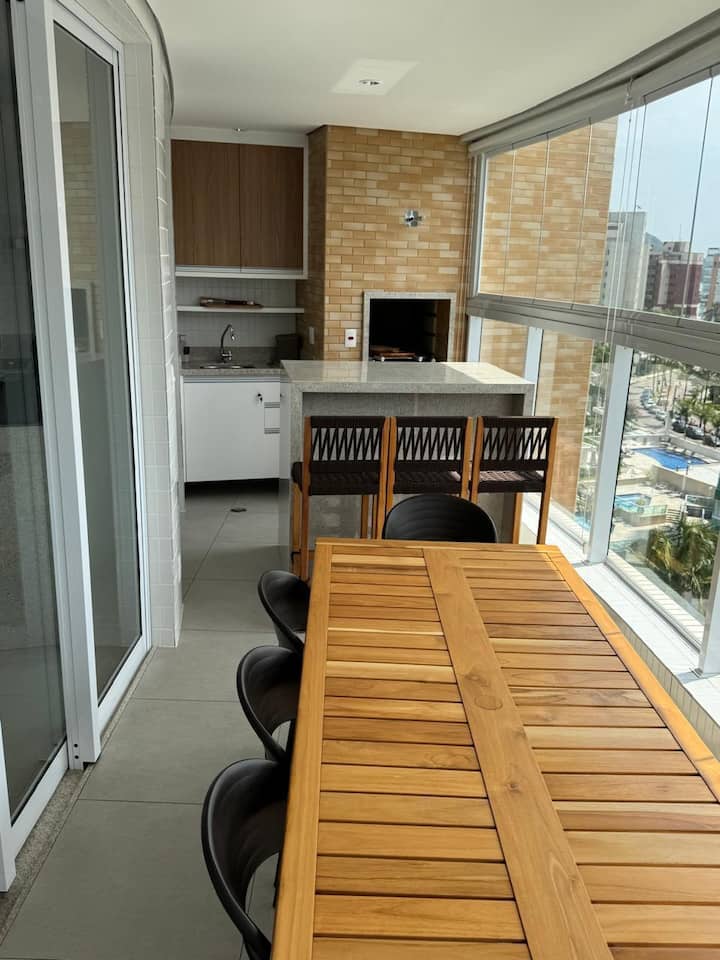 Apto Pé Na Areia 50 Metros Da Praia. - Bertioga