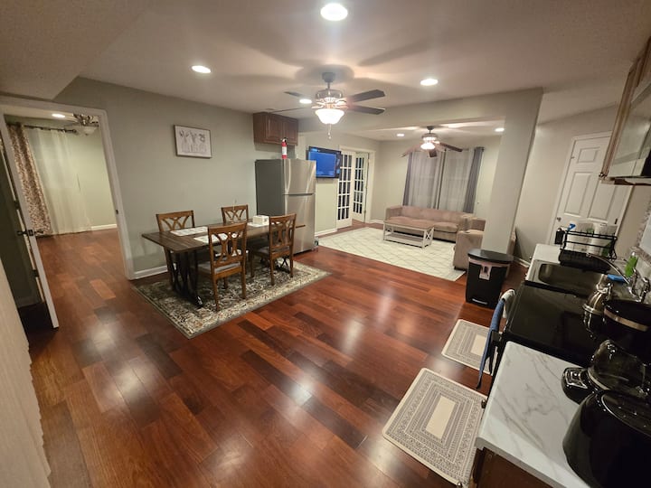 2 Bedrooms Ground Floor Apartment In A House - Wheaton-Glenmont, MD