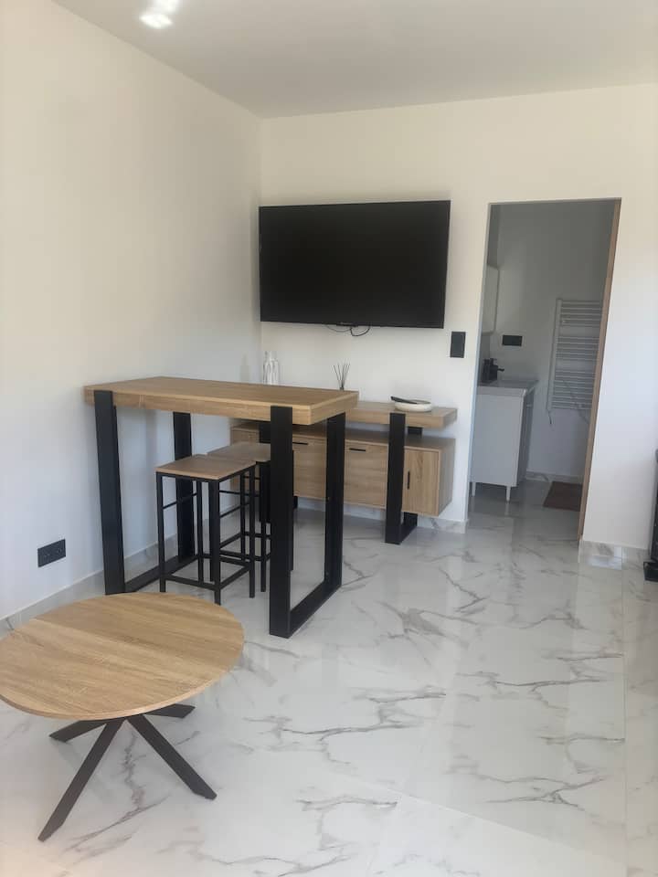 Studio Entièrement Meublé Et éQuipé. - Figari