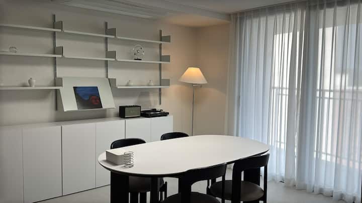 [온溫맨션Ⅲ]오션뷰/투룸/2테라스/여수여행(최대6인가능)/여수expo역 10분/이순신광장 - Yeosu-si