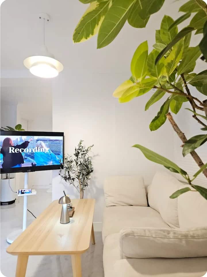 홍대 연남동 중심가의 넓은 숙소 - Seoul