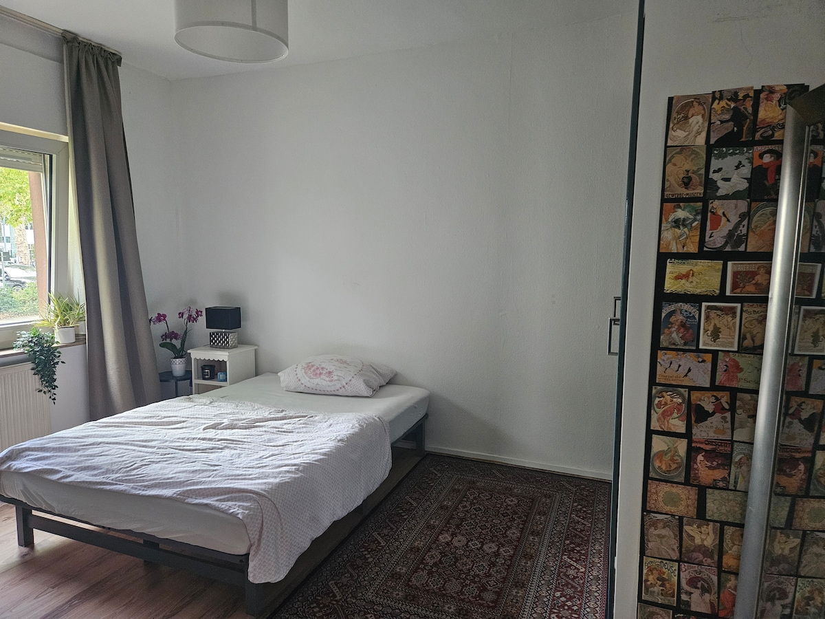 Beautiful room in D-Benrath - Flats for Rent in Düsseldorf, North Rhine ...