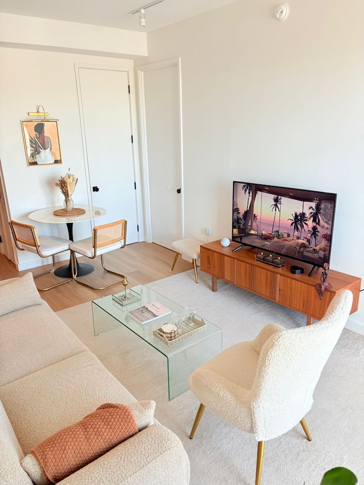 Luxurious Brooklyn Haven With Panoramic City Views - Crown Heights, NY