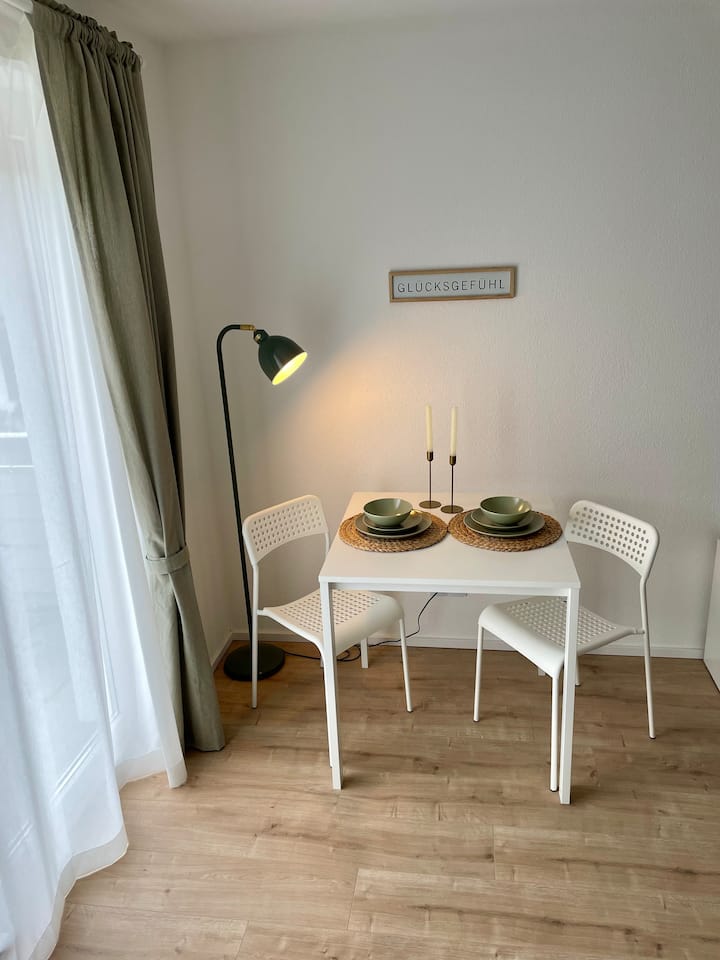 Gemütliches 1-zimmerappartement Mit Balkon - Herrenberg