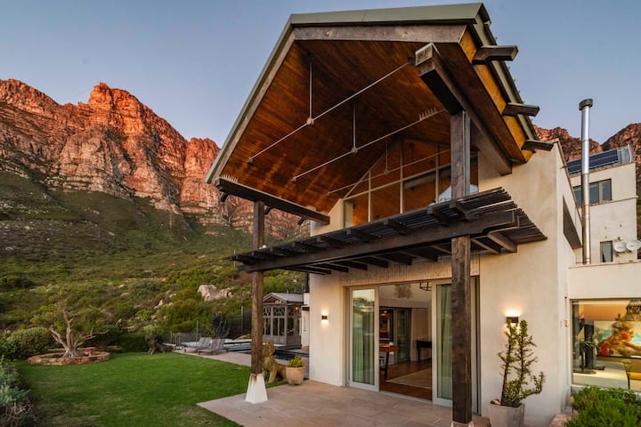 Law Escapes | A "Feel" Like No Other! - Ciudad del Cabo