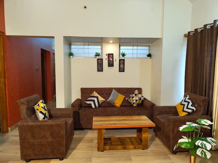 Galaxy Homestay 4bhk Ac@1st Floor, Family Friendly - Mysuru
