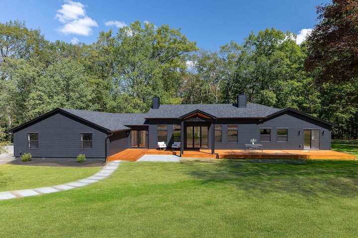 Modern Country Living Retreat With Pool & Barn! - 克洪克森