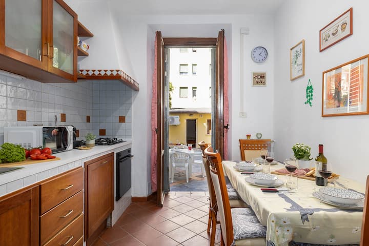 Careggi - 4 Person Apt W/ac, Wifi & Outdoor Area - Italy