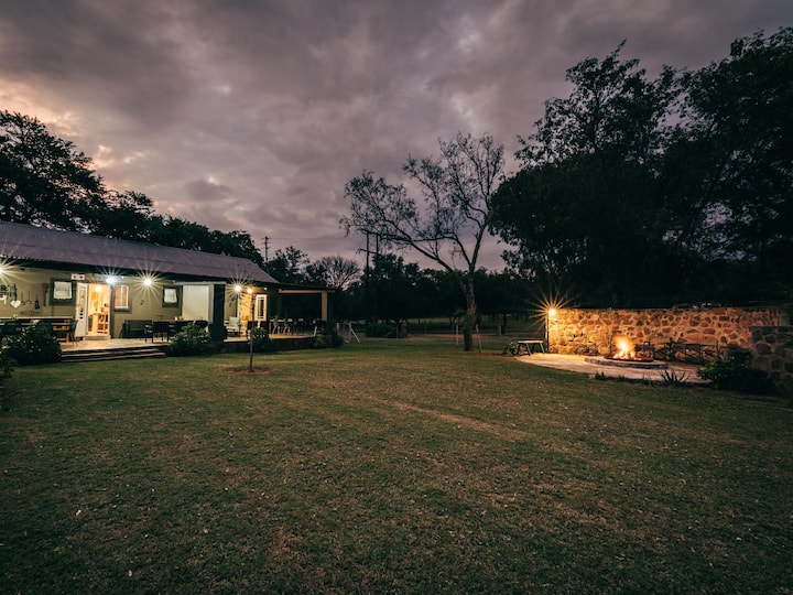Shed 3 - Two-bedroom Apartment - Vaalwater