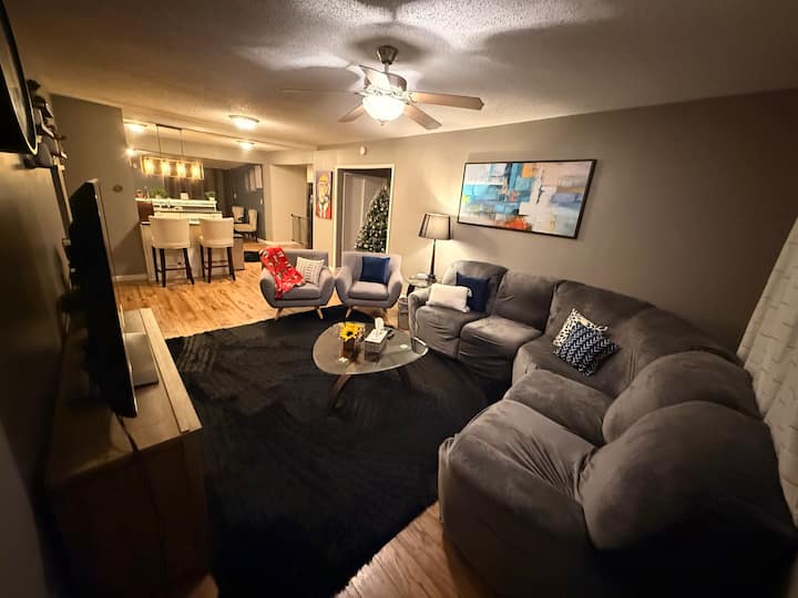 Cozy 4br Home, Close To Riverside - Wichita, KS