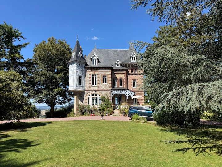 Manoir Zinzin, Unique Mansion W. Seine River View - Francia