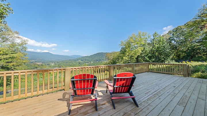 Smoky Mountain Haven – Tiny Home On 16 Acres - Waynesville, NC