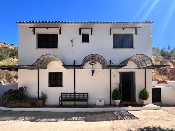 Enjoy Peace In A Charming Country House - Colmenar