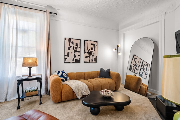 Stylish & Spacious 2-br - 5-min Cleveland Clinic - Cleveland, OH