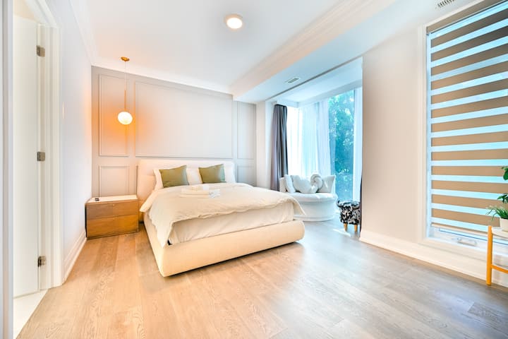 Loft On The Sheppard Line - Toronto