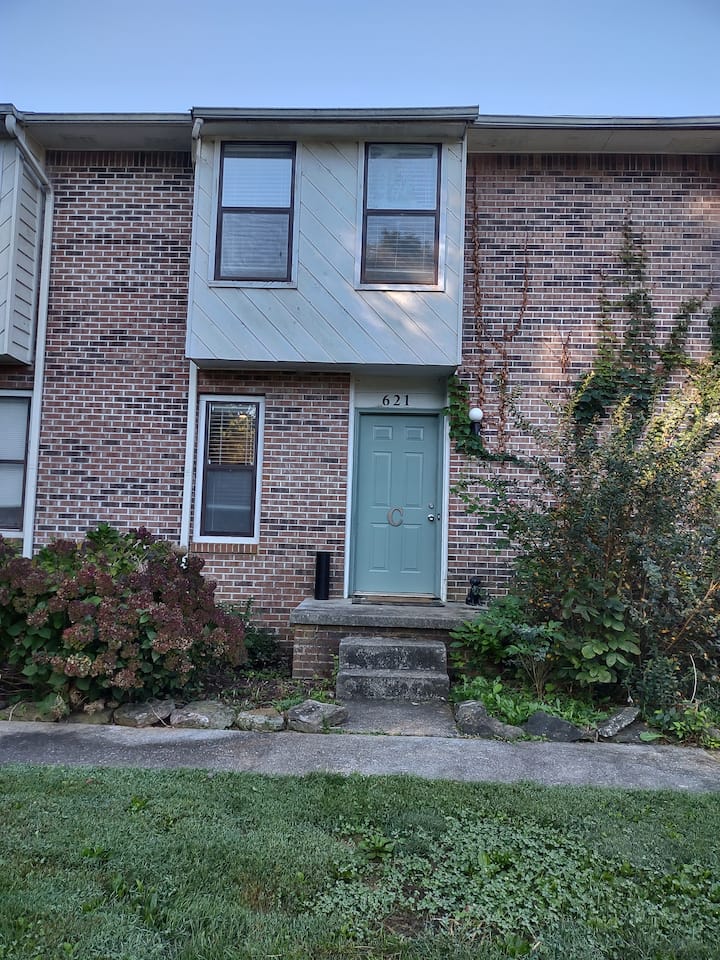 Cozy Home, Quiet Area, 5 Min To Shops, West Knox - Knoxville, TN