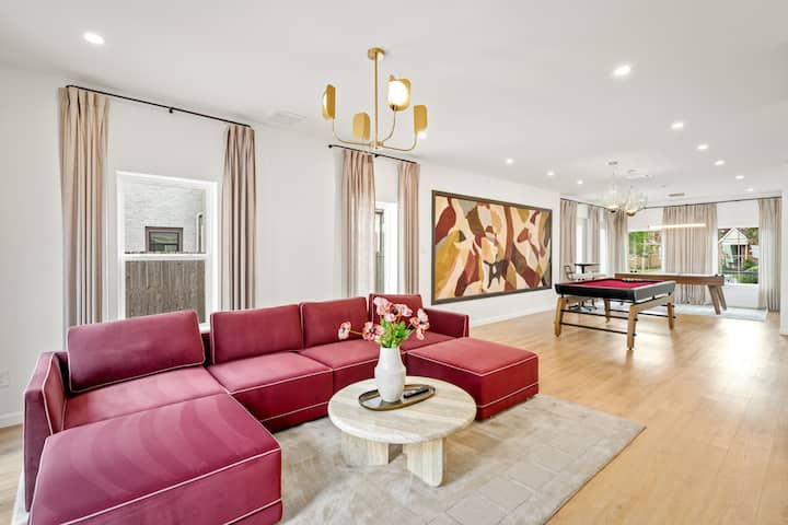 2 Homes Resort • 9br Ensuites •Slps27 •Pool & Spa - Houston, TX