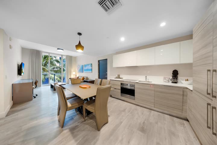 Ocean Front Costa Hollywood 1.5 Br Apt - Hollywood, FL
