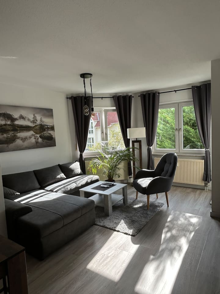 Moderne 75m²-wohnung Mit Balkon & Blick Ins Grüne - Sachsen-Anhalt