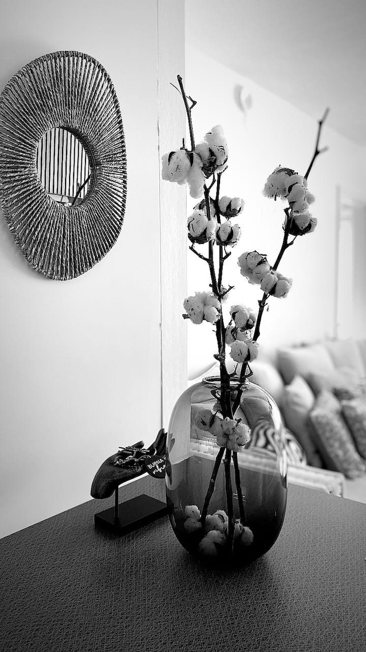 Cozy Top-floor Apartment In The Heart Of City - Örebro