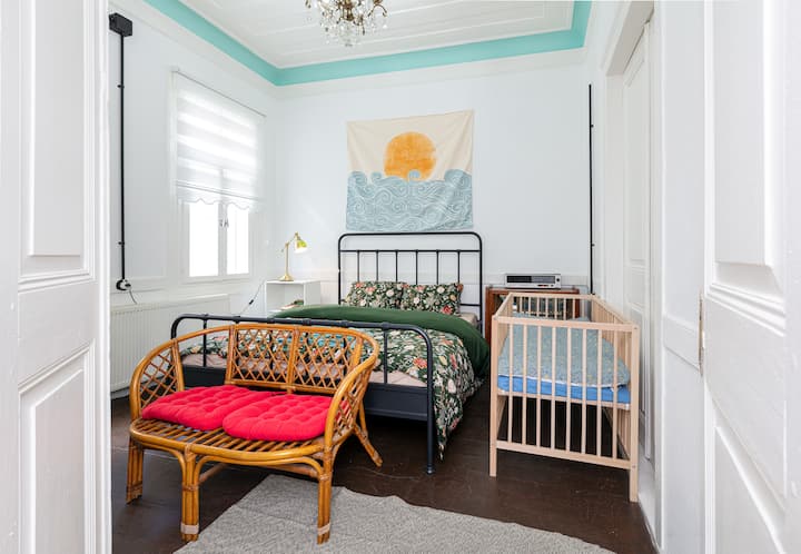 Authentic Old Town Home/sleeps9–walk To Clocktower - イズミル