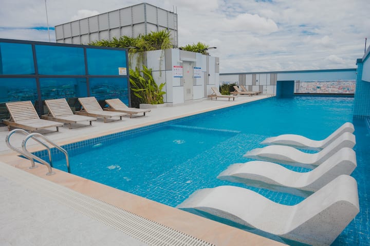 Comfort & Style : Condo With Rooftop And Gym - Phnom Penh