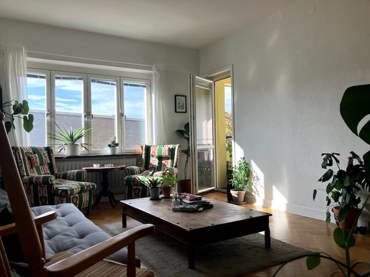 Lägenhet Med Två Balkonger I Centrala Malmö - Malmö