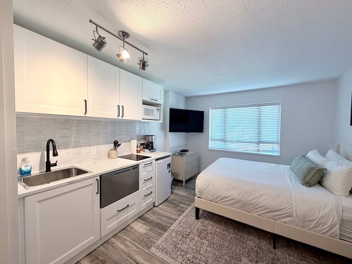Cascade Lodge Studio-steps From Village - Whistler