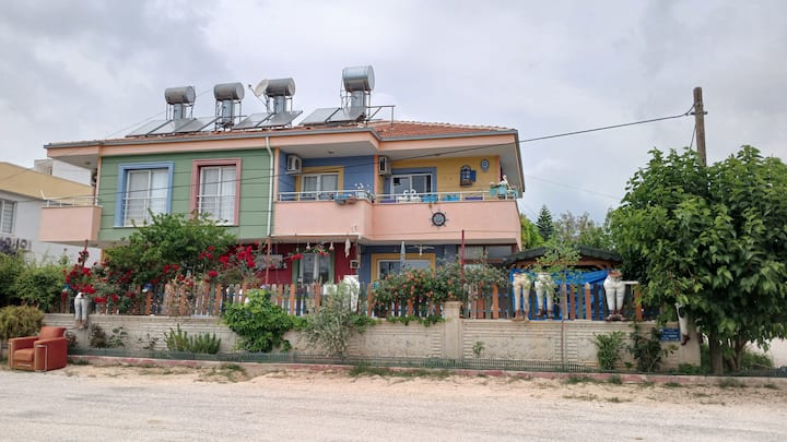 Silifke-mersin
Taşucu Mahallesi 
Eşyalı 1+1 Apart. - Silifke