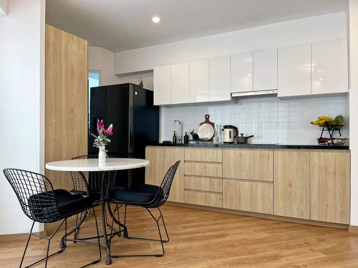 Modern Miraflores Apt W/ Office - Peru