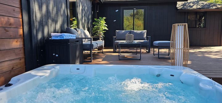 Luxe Retreat- Hydrotherapy Circuit, Ev, Firepit - Monogram Lake, WA