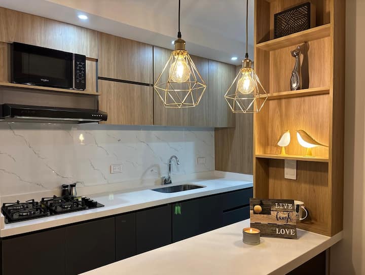 Lujo, Comodidad Y Vista A La Montaña: Golden Stays - Armenia, Colombia