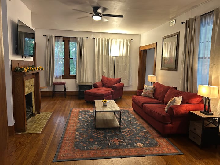 Sunflower House In Lovely Lawrence Kansas - Kansas University, Lawrence