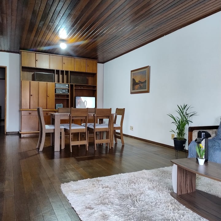 Ampla Casa Bem Localizada. - Rivera