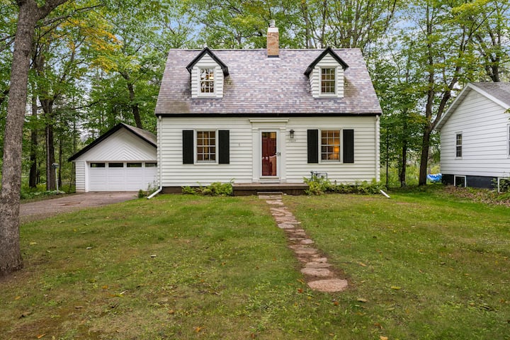 Hilltop Hideaway For A Scenic Getaway - Duluth, MN