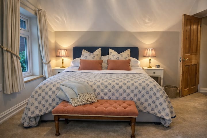 Beamed Country Cottage With Log Burner - Holkham