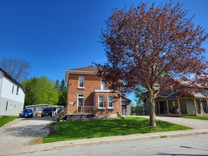3 Bedroom Edwardian Home In The Heart Of Meaford - Meaford