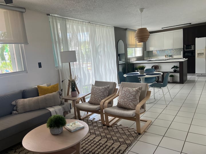 The Choliseo Bayside Stay | 3br Sleeps 6| Pool&gym - San Juan