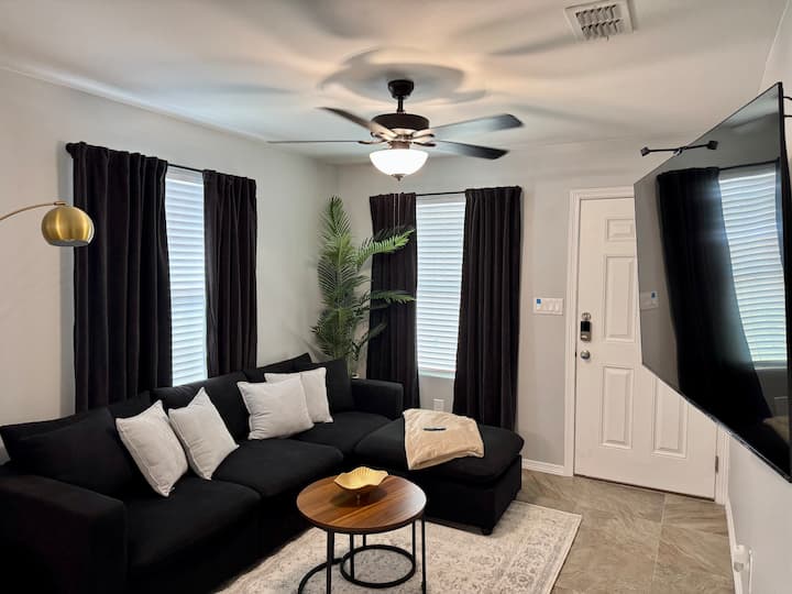 2 King Bed Apt+smart Tvs +Near Airport/highway - F - Harlingen, TX