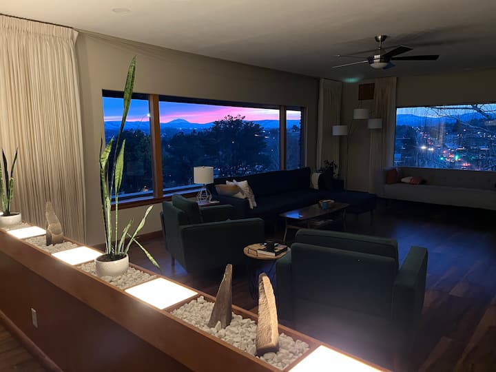 Beautiful Mid-century Modern Home With View - Yakima, WA