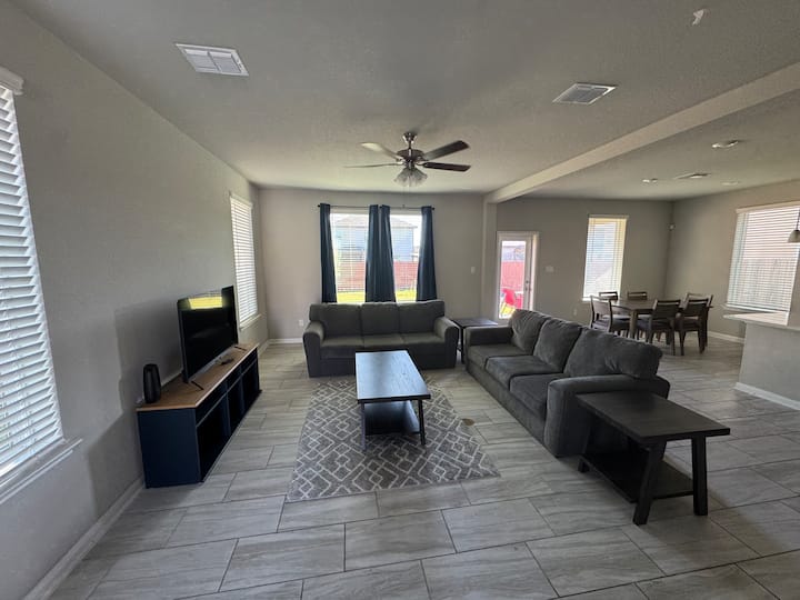 Casa De Tovar (4br Home Near Sea World) - San Antonio