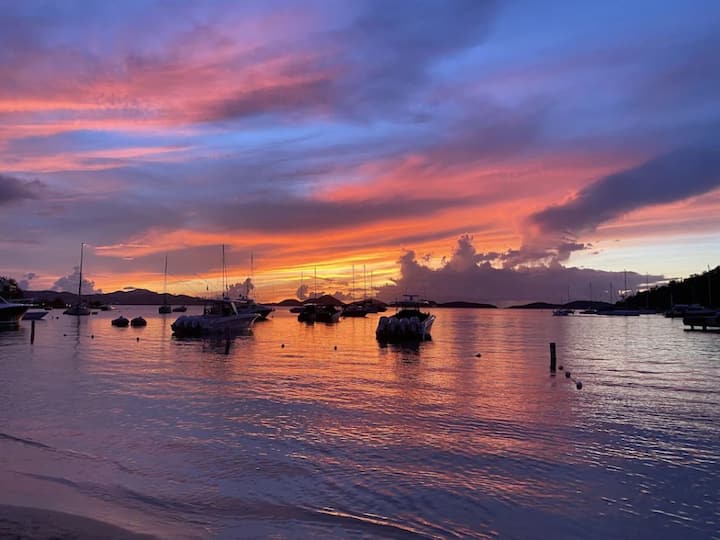 The Pirates Landing South - St. John Usvi - セント・トマス島