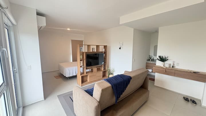 Monoambiente Moderno Con Balcón+ Piscina En Luque - Paraguay