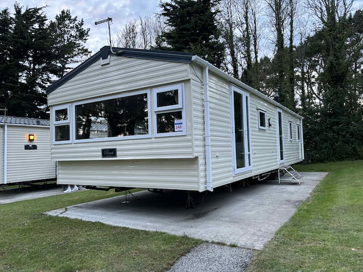 The Pines At Newquay Holiday Park - Newquay