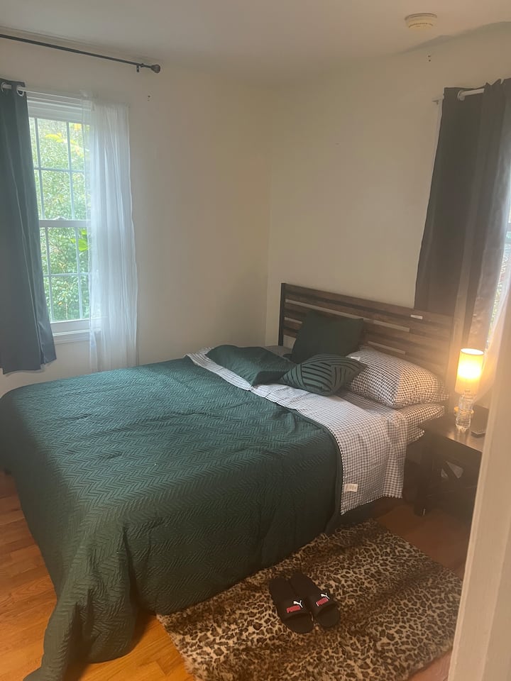 Private Upstairs Haven Near Everything You Need. - Germantown, MD