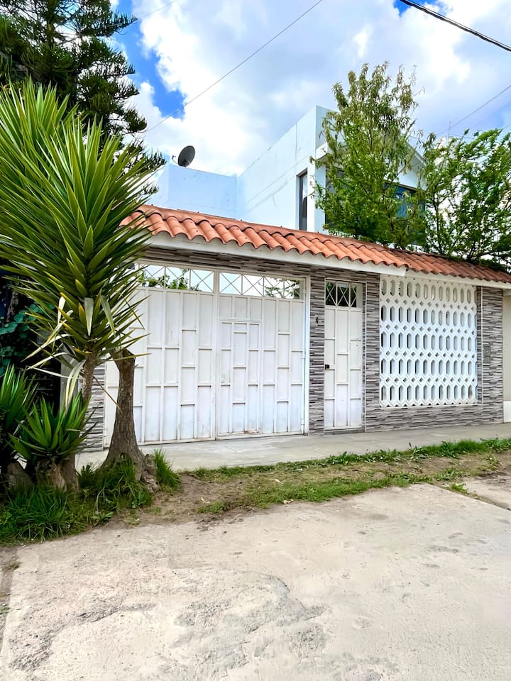 Casa Familiar Con Ambiente Relajante Y Espacioso - Huancayo