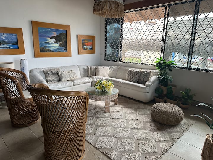 Alquilo Espectacular Villa Grande Frente Al Mar - Punta Blanca