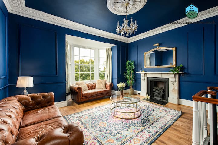 Stunning 2 Bedroom Maisonette-by Fabaccommodation - Bristol