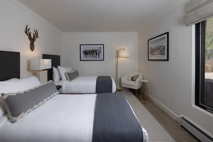 Eagle River Inn - Twin Room Mountain Room - Vail, CO