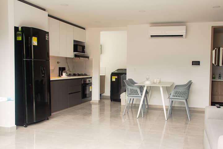 Frente Al Mall Viva Envigado, A/c, Moderno - Envigado